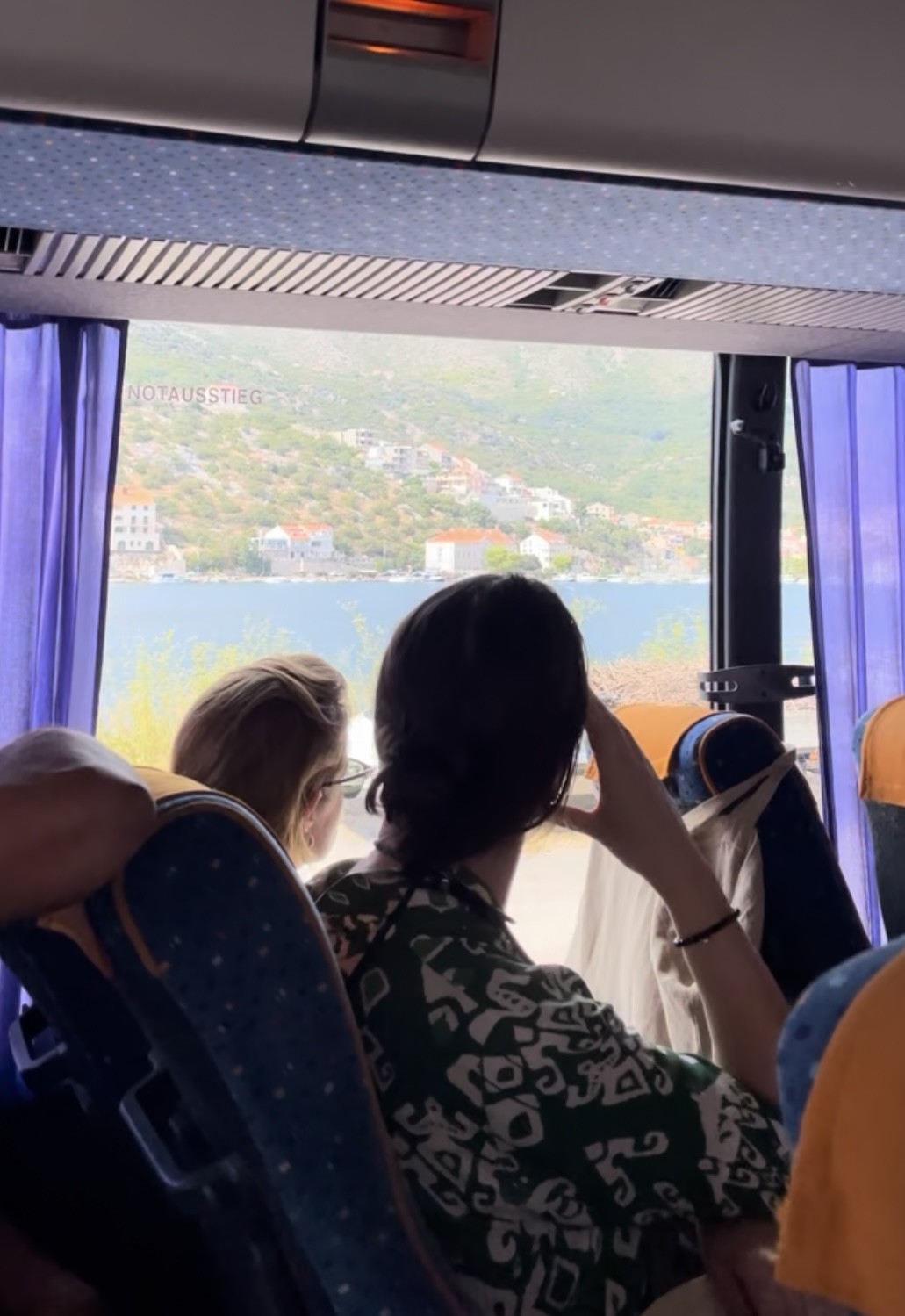 4 reasons why I love long bus journeys – Travel with Emily